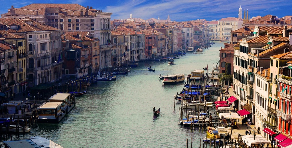 10 Questions to Ask Before Booking Your Italy Hotel | World Guides To ...
